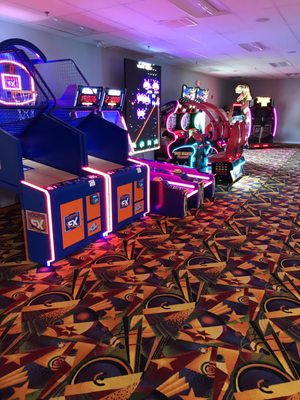 HAMILTON LANES AND ENTERTAINMENT CENTER - Updated October 2025 - 13 ...