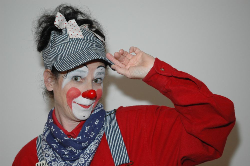 MAGGIE THE CLOWN - Updated July 2025 - 11 Photos - 68 Champeaux Rd ...