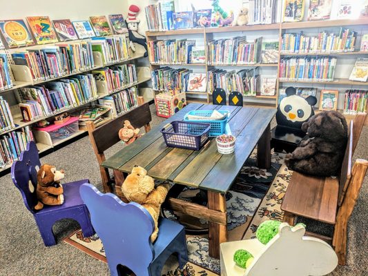 SHELL BEACH LIBRARY - Updated December 2025 - 15 Photos - Leeward Ave ...