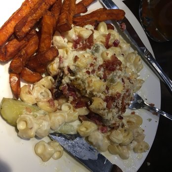 HY-VEE MARKET GRILLE - Updated January 2026 - 44 Photos & 75 Reviews ...