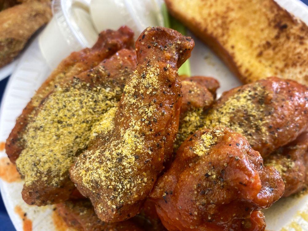 ROOSTERS - Updated December 2025 - 10 Photos & 27 Reviews - 125 Hwy 31 ...