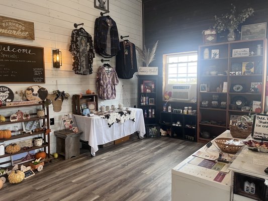 DOUBLE VISION ACRES - Updated December 2025 - 31 Photos - 3605 Spring ...