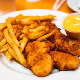 Z TWO RESTAURANT DINER AND LOUNGE - Updated July 2025 - 165 Photos ...