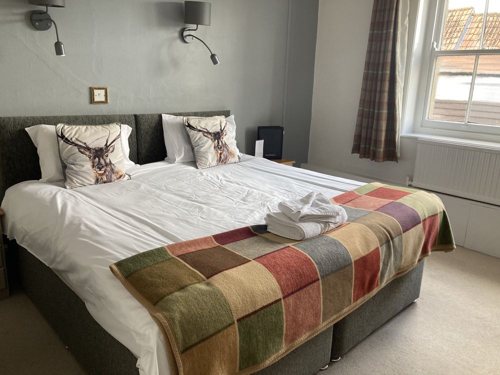 THE WHITE HART - Updated July 2024 - 97-98 High Street, Cricklade ...