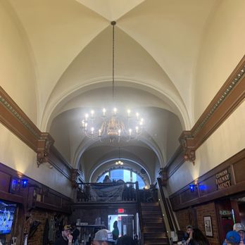 GRAND TRUNK PUB - Updated December 2025 - 448 Photos & 695 Reviews ...