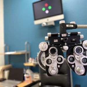 TROJAN EYE CENTER OPTOMETRY - 15 Photos & 32 Reviews - 3335 S Figueroa ...