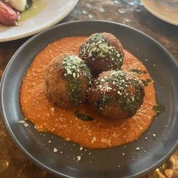 ARIANO - Updated September 2024 - 280 Photos & 384 Reviews - 114 South ...