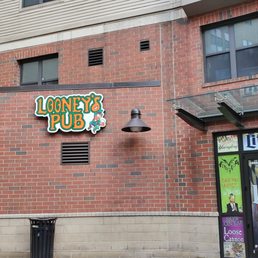 LOONEY’S PUB - Updated July 2025 - 278 Photos & 391 Reviews - 8150 ...