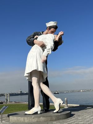 UNCONDITIONAL SURRENDER STATUE - EMBRACING PEACE - Updated October 2025 ...