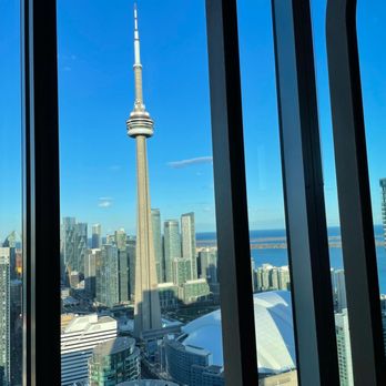 AERA - Updated June 2024 - 84 Photos & 22 Reviews - 8 Spadina Avenue ...