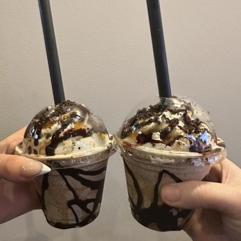 BURGER BENCH - Updated June 2025 - 150 Photos & 68 Reviews - 230 Main ...