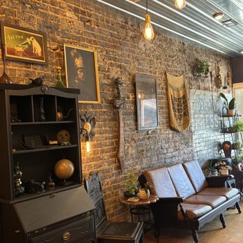 BETWEEN THE BRICKS - Updated December 2025 - 54 Photos & 48 Reviews ...