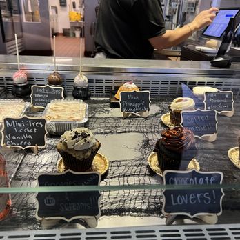 MAX’S CAKES - Updated February 2025 - 263 Photos & 134 Reviews - 1007 B ...