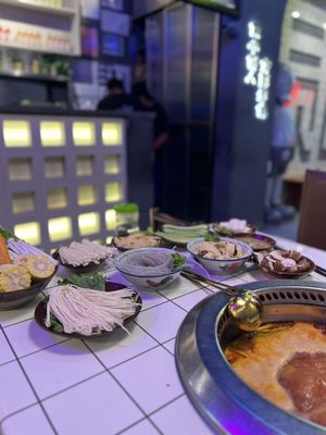 ER HOT POT - Updated December 2025 - 218 Photos & 120 Reviews - 11 W ...