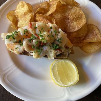 THE BERCZY TAVERN - Updated December 2025 - 21 Photos - 69 Front Street ...