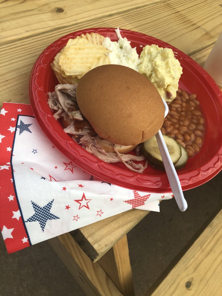 LITTLE PIGS BBQ - 50 Photos & 27 Reviews - 261 Market St, Seneca, SC - Yelp