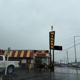 MINER’S DRIVE-IN RESTAURANT - Updated July 2025 - 494 Photos & 756 ...