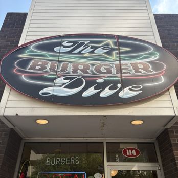 THE BURGER DIVE - Updated August 2025 - 368 Photos & 696 Reviews - 114 ...