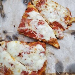 CLEMENTE’S TROLLEY PIZZERIA - 307 Photos & 357 Reviews - 516 Fleming St ...