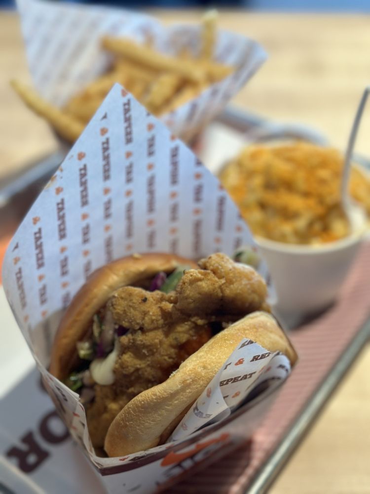 BIG CHICKEN - Updated May 2025 - 100 Photos & 86 Reviews - 444 East ...