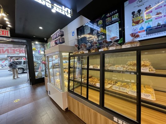 RAINBOW BAKERY - 63 Photos & 20 Reviews - Desserts - 41-39 Kissena Blvd ...