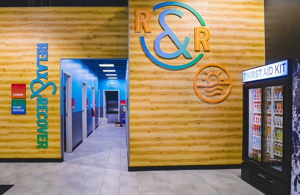 CRUNCH FITNESS - NAPLES - Updated January 2026 - 79 Photos & 108 Real ...