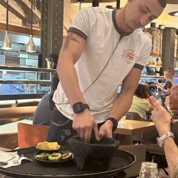 HAPPY RESTAURANT - Updated December 2025 - 111 Photos & 38 Reviews - 25 ...