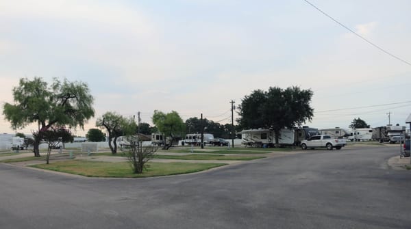 HOLIDAY RV PARK - Updated December 2025 - 10 Photos & 10 Reviews - 1518 ...