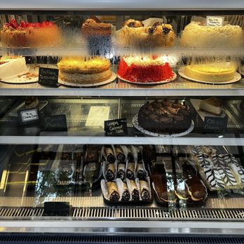 POPPIES RESTAURANT & DELI - Updated July 2025 - 370 Photos & 420 ...