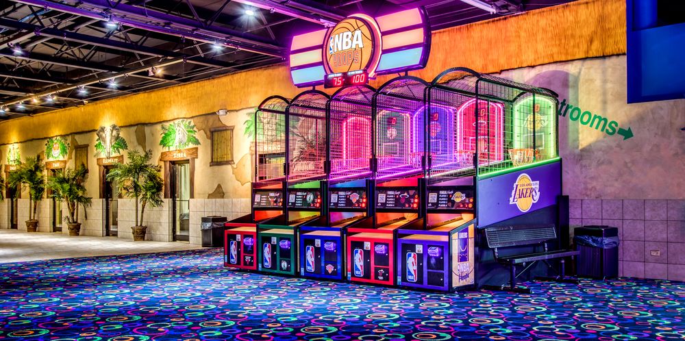 SAFARI LAND - 58 Photos & 84 Reviews - Arcades - 701 W North Ave, Villa ...