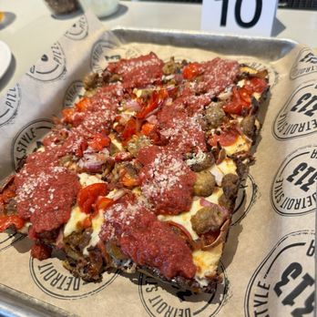 BACKLOT TAPHOUSE - Updated July 2024 - 197 Photos & 137 Reviews - 2110 ...