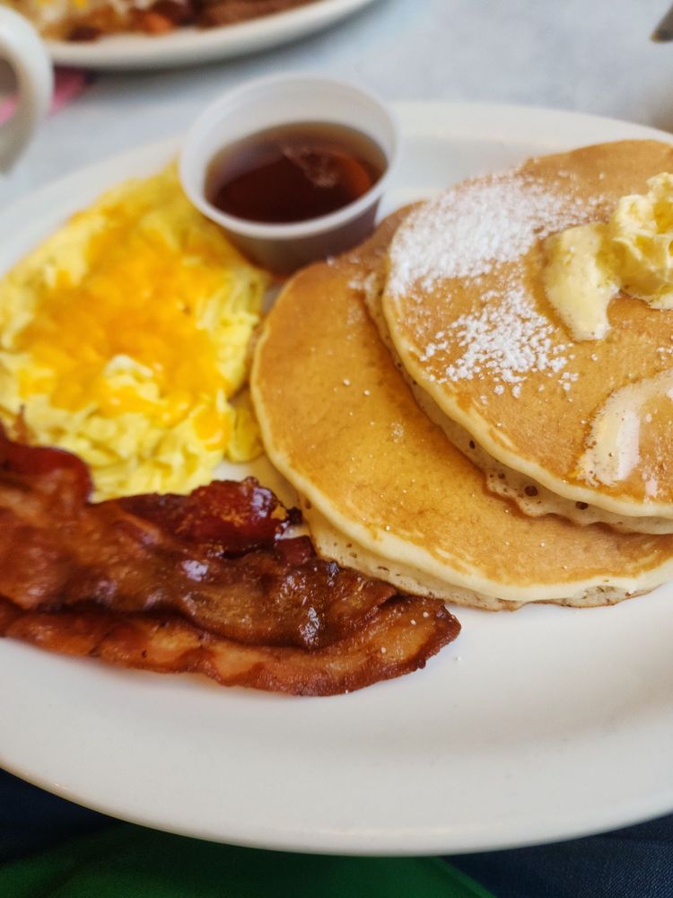 BLUE MOON DINER - Updated November 2024 - 318 Photos & 333 Reviews ...