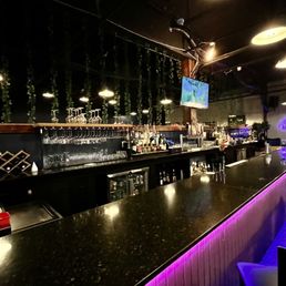 CARDINAL - Updated July 2025 - 266 Photos & 89 Reviews - 201 S New York ...