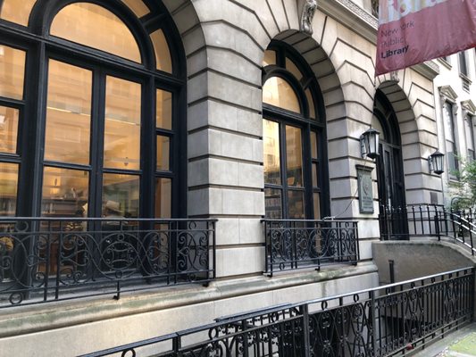 NEW YORK PUBLIC LIBRARY - YORKVILLE BRANCH LIBRARY - Updated October ...