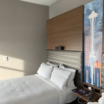 ALOFT SEATTLE SEA-TAC AIRPORT - Updated July 2025 - 185 Photos & 112 ...