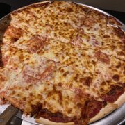 PYRAMID PIZZERIA & SPORTS BAR - 99 Photos & 193 Reviews - 236 W Lake St ...
