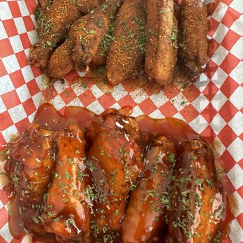 VALLEY WINGS DALLAS - Updated July 2024 - 59 Photos & 35 Reviews - 7989 ...