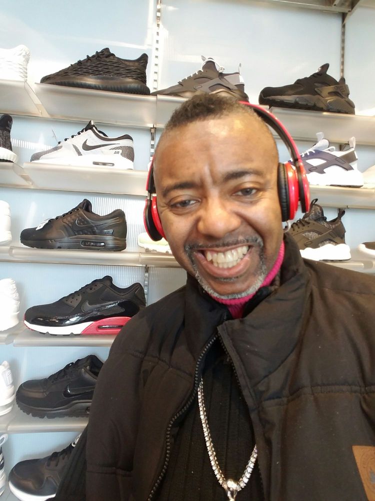 FINISH LINE - Updated July 2025 - 13971 Town Center Blvd, Noblesville ...