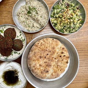 12 CHAIRS - 700 Photos & 760 Reviews - 56 MacDougal St, New York, NY ...