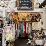 MERCHANT SQUARE ANTIQUE MARKETPLACE - 407 Photos & 198 Reviews ...