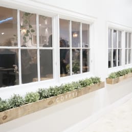 MAMAN - Updated April 2025 - 276 Photos & 148 Reviews - 100 King St. W ...