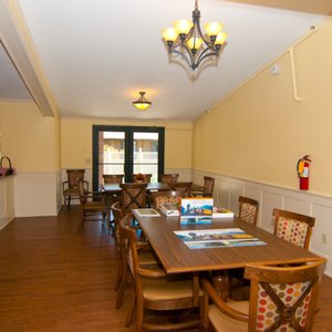 KOBACKER HOUSE-HOSPICE AT RIVERSIDE AND GRANT - 22 Photos - 800 ...