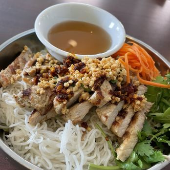 PHO CAPITAL - Updated September 2024 - 141 Photos & 178 Reviews - 107 ...