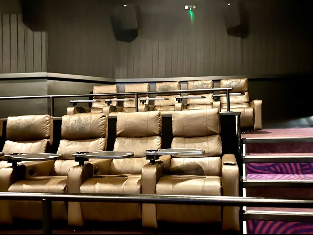 READING CINEMAS AT CAL OAKS PLAZA WITH TITAN LUXE - Updated September ...