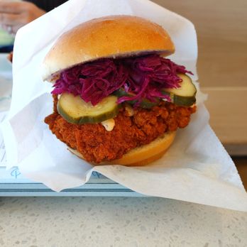 PRETTY BIRD HOT CHICKEN - SUGARHOUSE - Updated May 2024 - 268 Photos ...