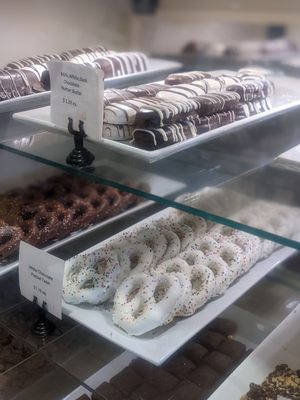 OLD MILL CANDY KITCHEN - 37 Photos & 30 Reviews - 177 Old Mill Ave ...