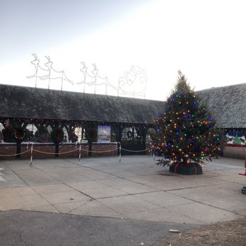 CARL BOZENSKI’S CHRISTMAS VILLAGE - Updated December 2025 - 31 Photos ...