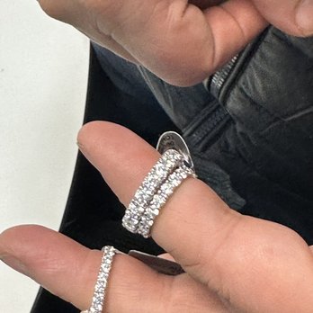 D&R HOUSE OF DIAMONDS - Updated December 2024 - 280 Photos & 337 ...