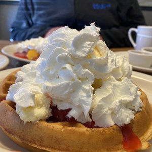 BUCKETS PUB - Updated August 2025 - 38 Photos & 88 Reviews - 2031 ...