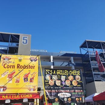 FOODIELAND NIGHT MARKET - Updated October 2025 - 170 Photos & 26 ...